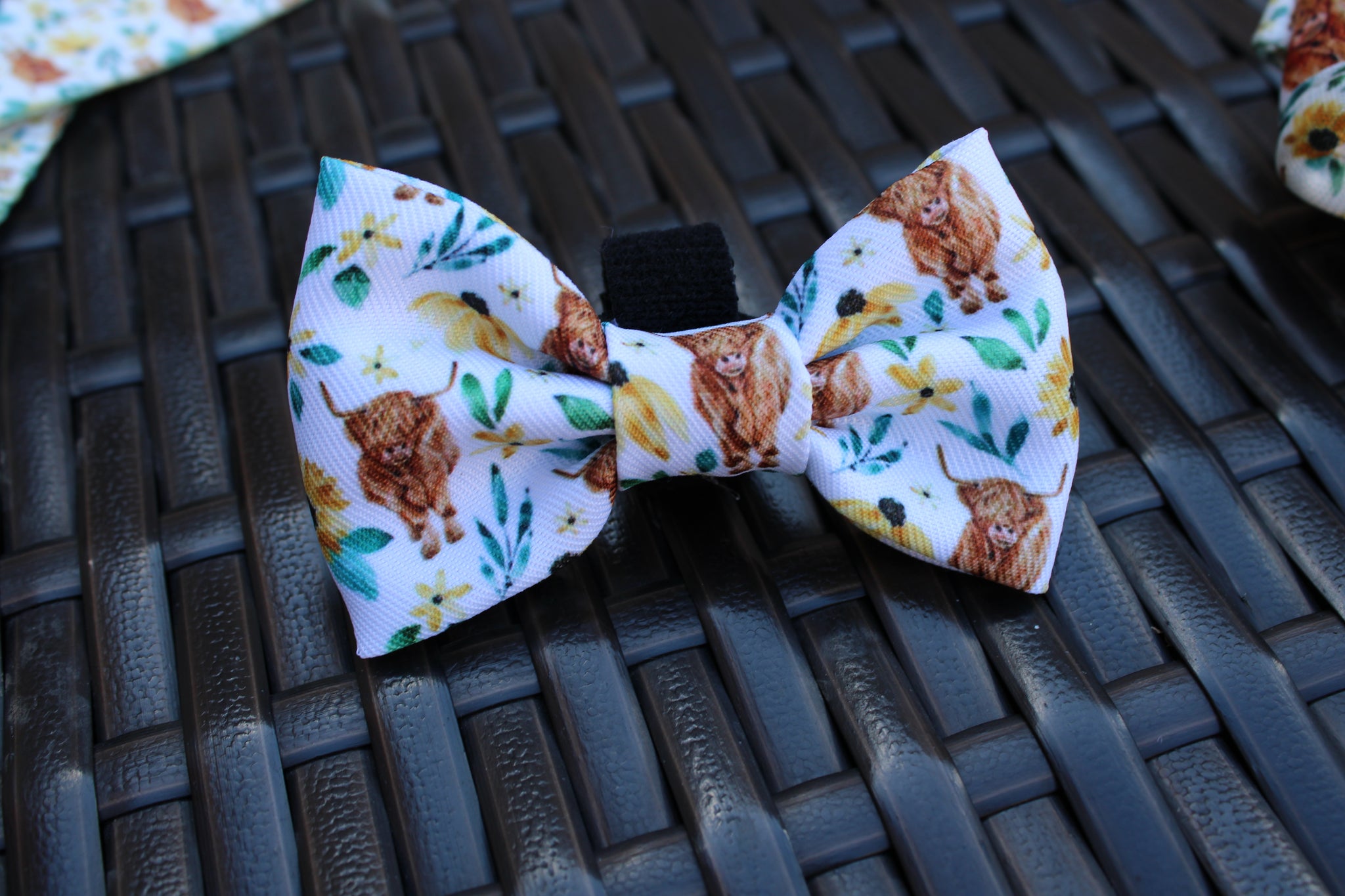 Something Moo Bow Tie – Paw Pals
